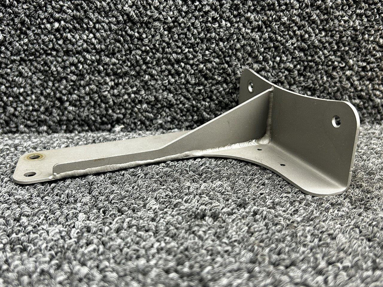 46P760001-001 Pratt & Whitney PT6A-42A Engine Control Support Bracket ...