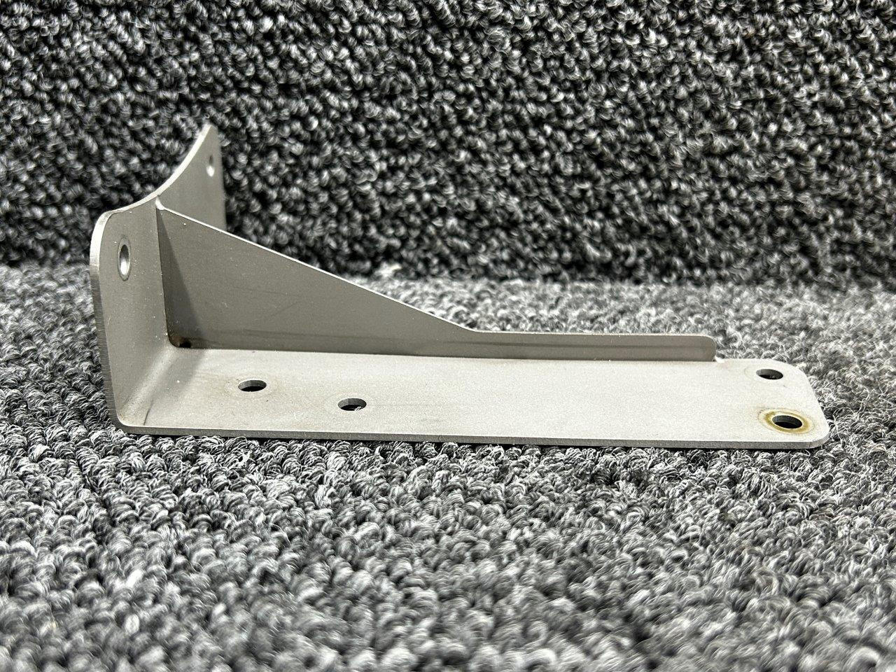 46P760001-001 Pratt & Whitney PT6A-42A Engine Control Support Bracket ...