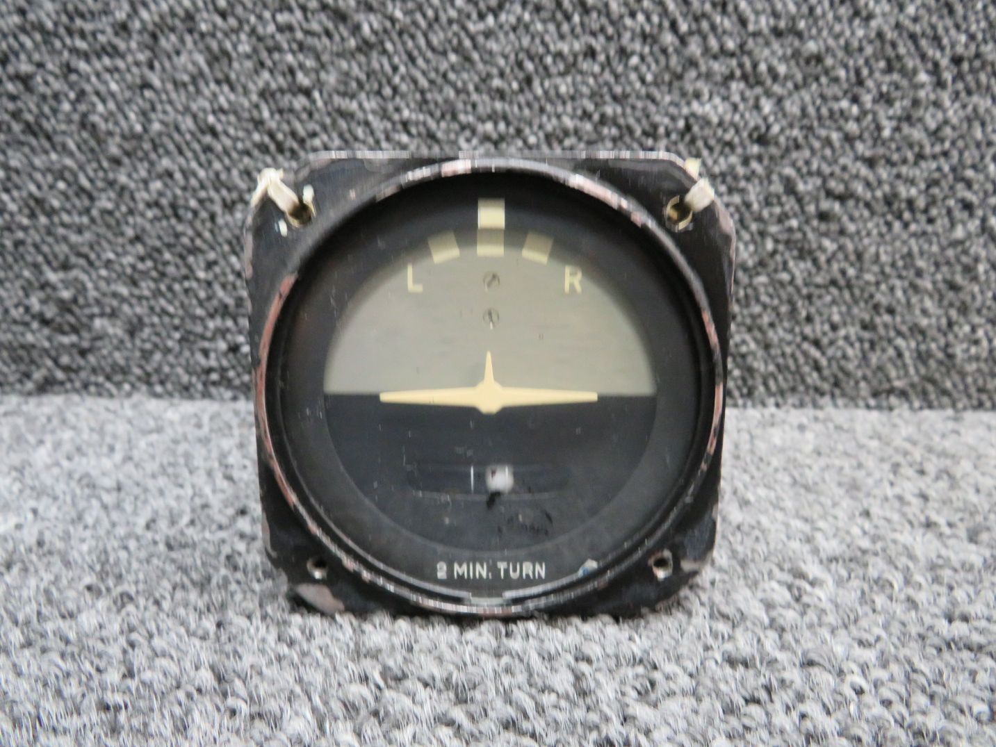 52D75 Mitchell Pictorial Voltage 28 Turn and Bank Indicator