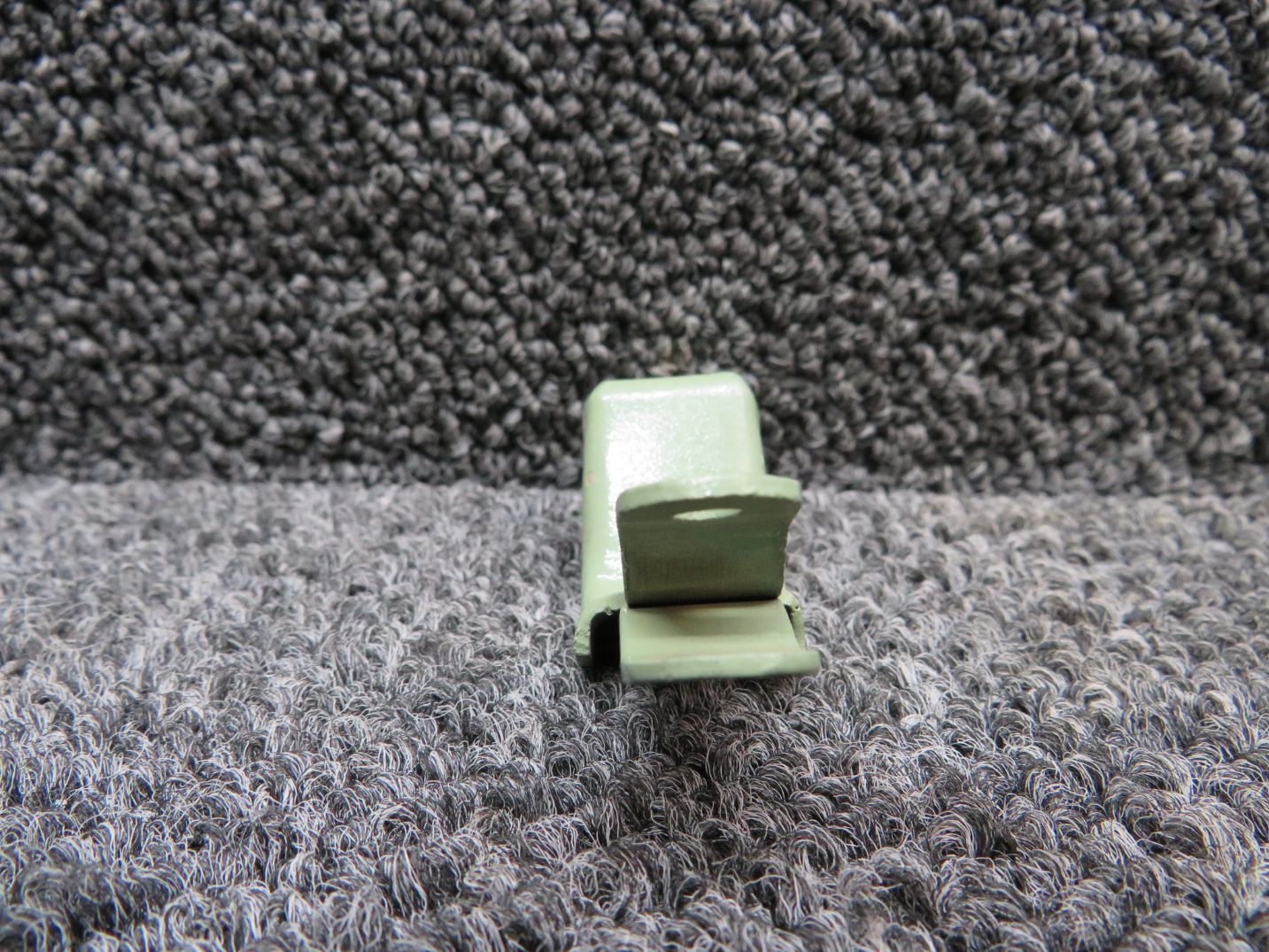 70139-245 Gulfstream Aerospace Airplane Bracket Component For Sale