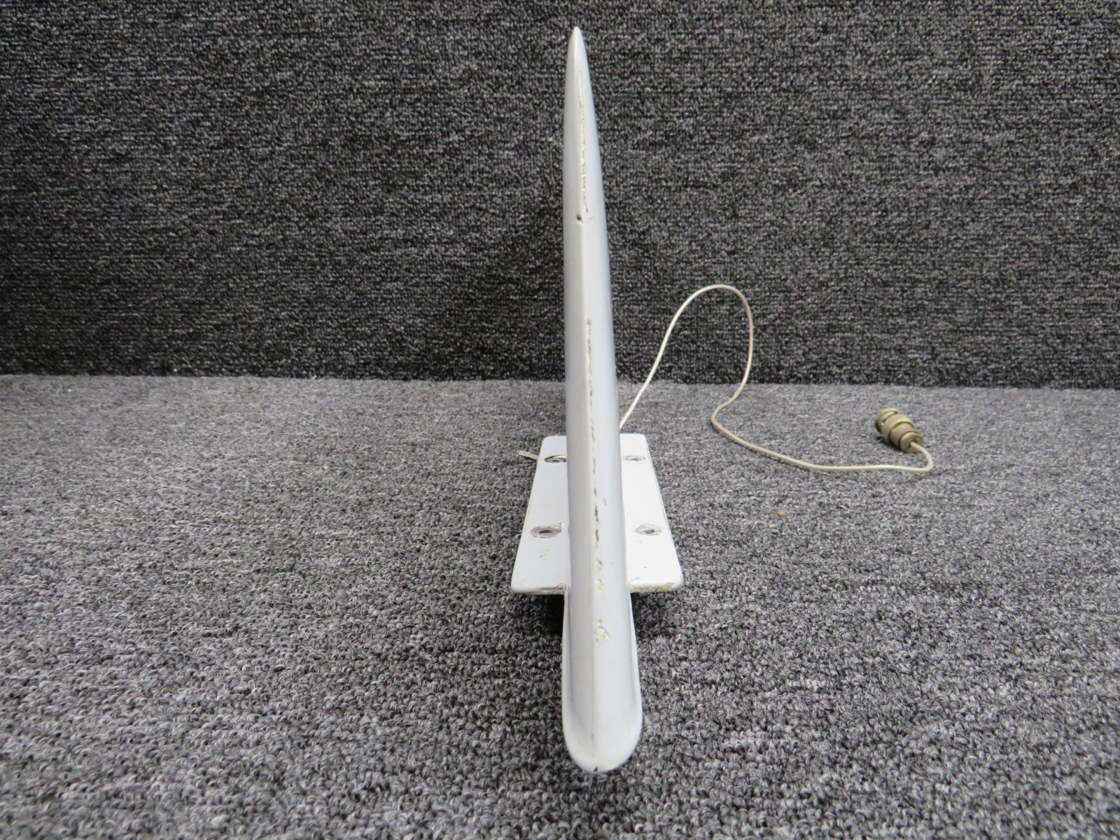 35-5012 Beechcraft Aircraft Parts Tail Mount Antenna Assembly