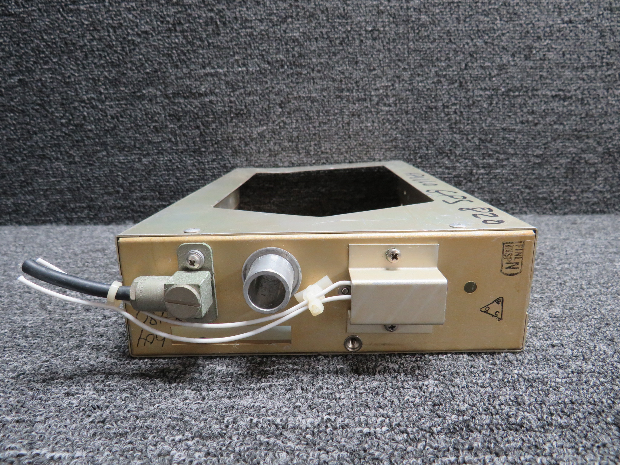 Apollo GPS 820 Airframe Mounting Bracket