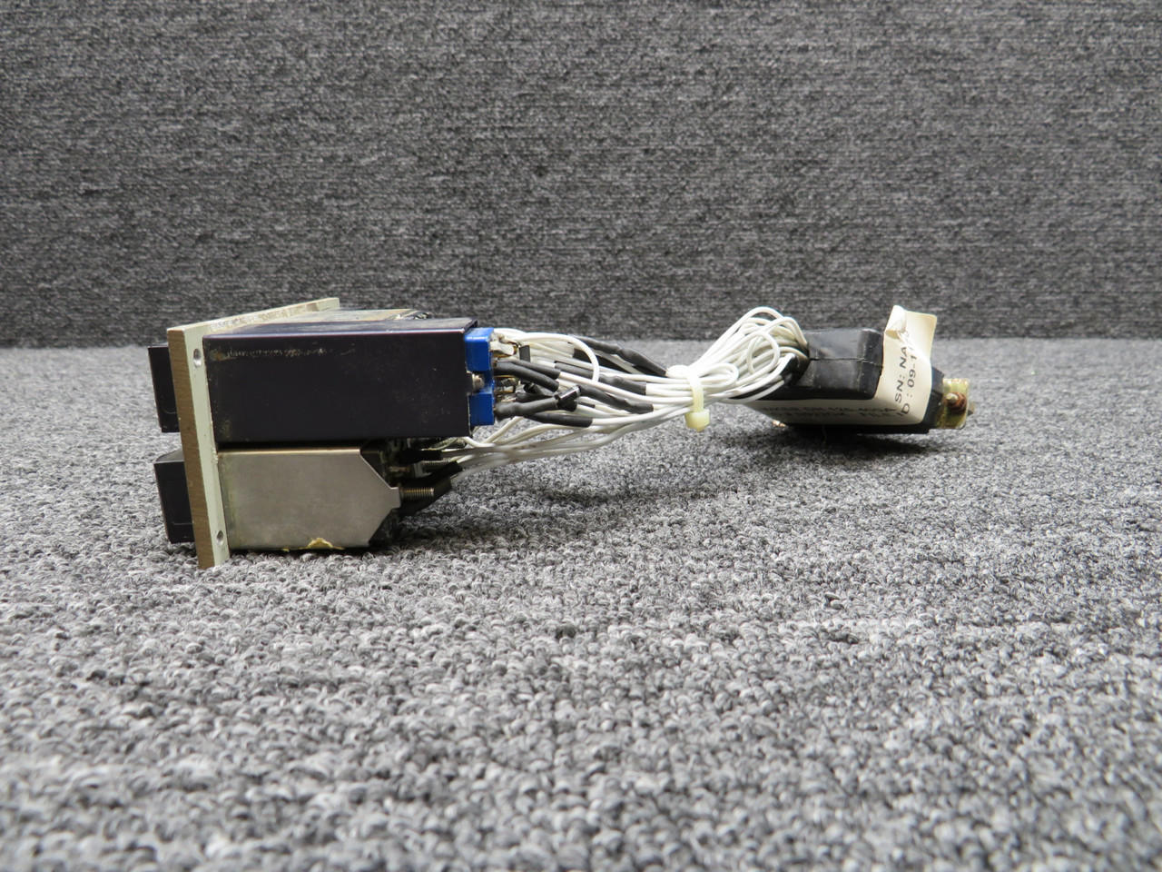 M22885-56 Hawker DH-125-400A Worn Switching Push Button Switch Assembly