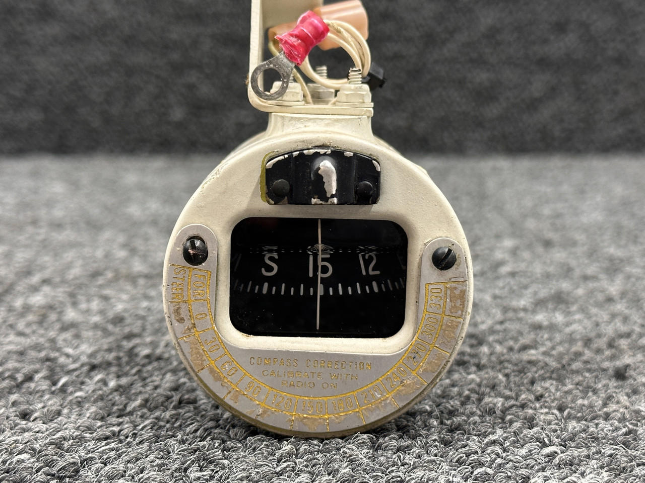 C2400L4VT958 Beechcraft B60 Compass Indicator- Has Bracket (Lighted)