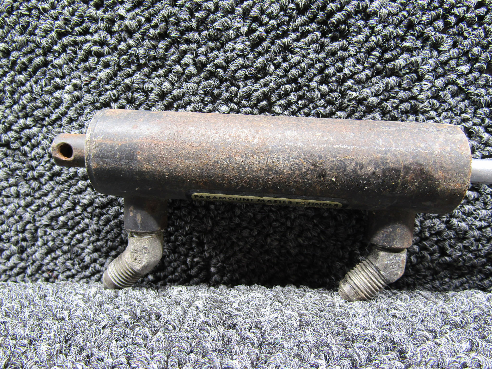 VV-15-1000 Paramount Aircraft Master Cylinder Assembly
