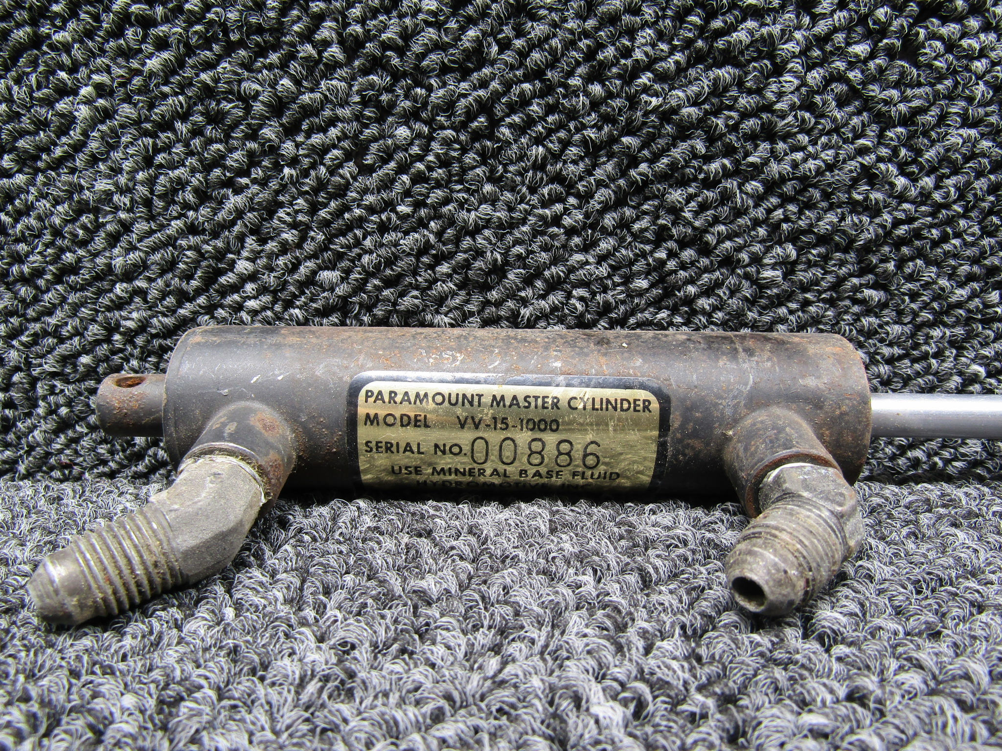 VV-15-1000 Paramount Aircraft Master Cylinder Assembly