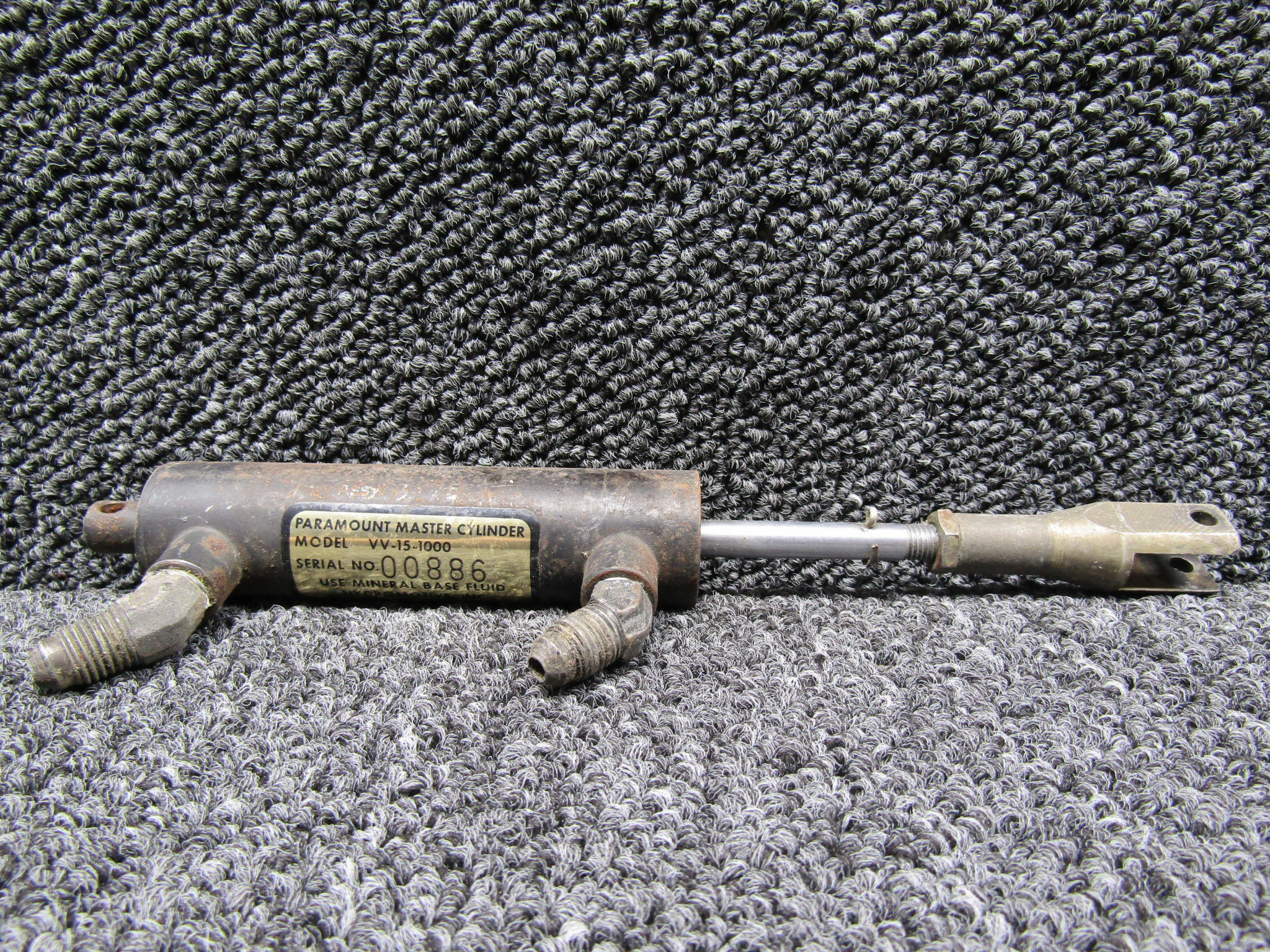 VV-15-1000 Paramount Aircraft Master Cylinder Assembly