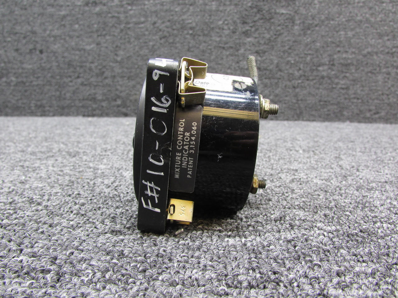 202A-1A Alcor Exhaust Gas Temperature Indicator has Yellow Indicator Needle