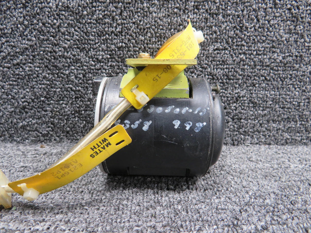 101-530508-15 Aircraft Compass Indicator With Plug and Mount