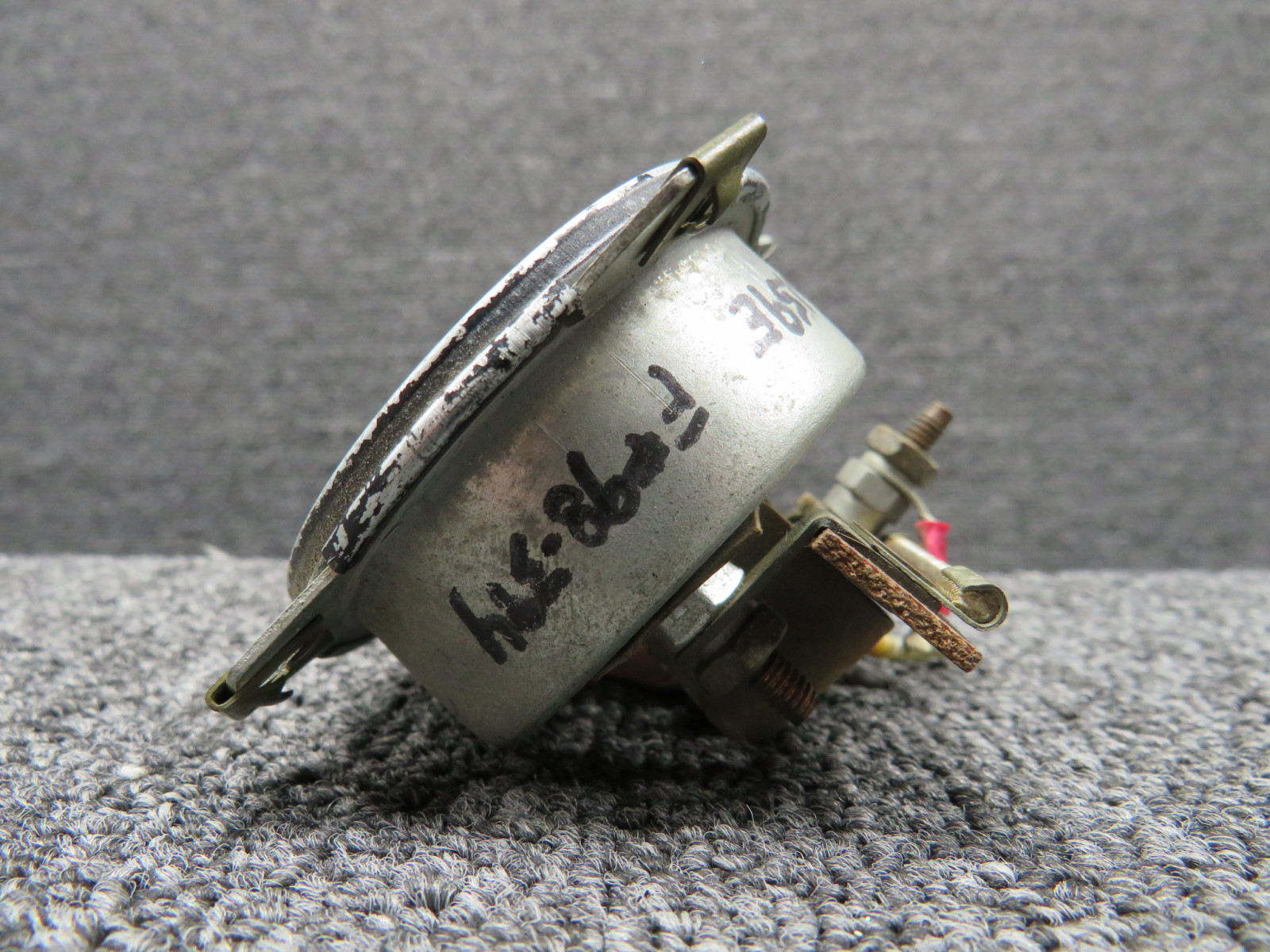 1518865 Mooney Fuel Gauge Indicator (Chipped Bracket)