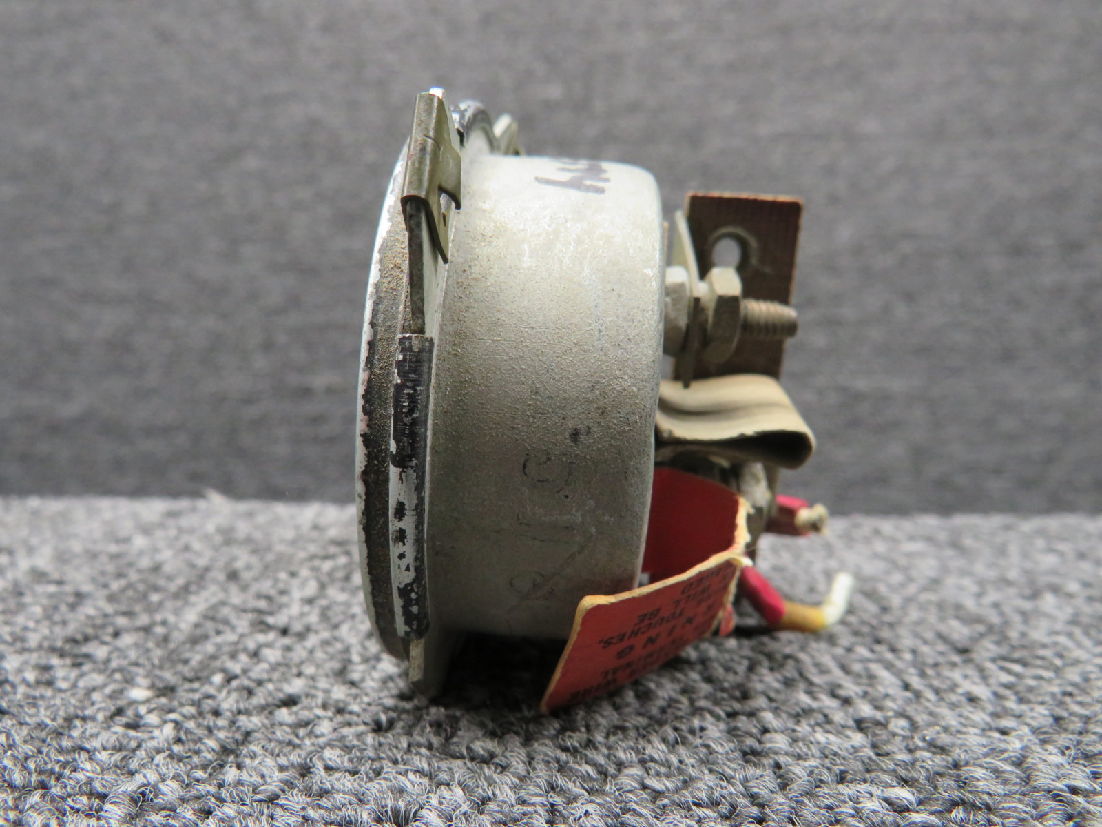 1518865 Mooney Fuel Gauge Indicator (Chipped Bracket)