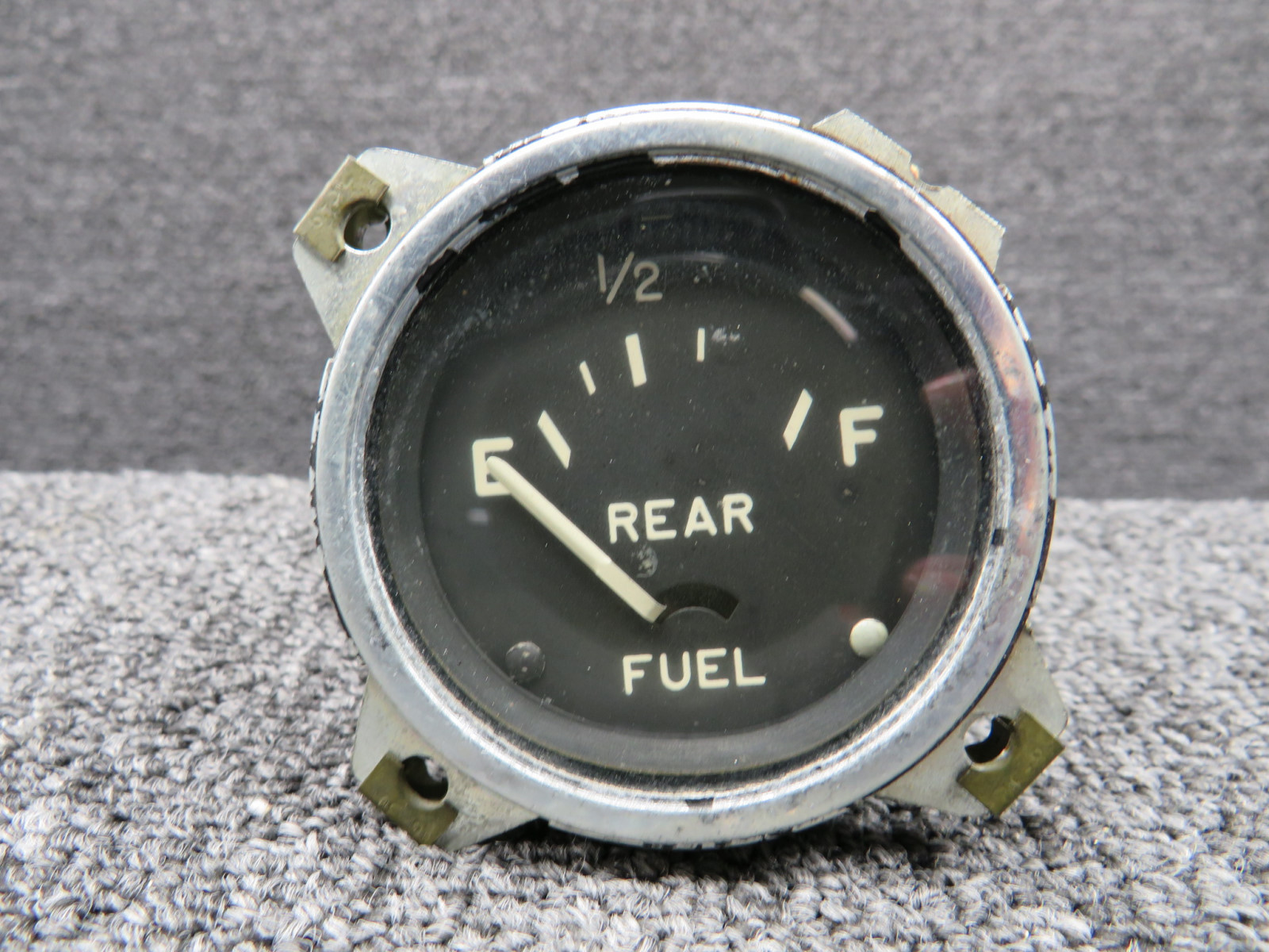 1518865 Mooney Fuel Gauge Indicator (Chipped Bracket)