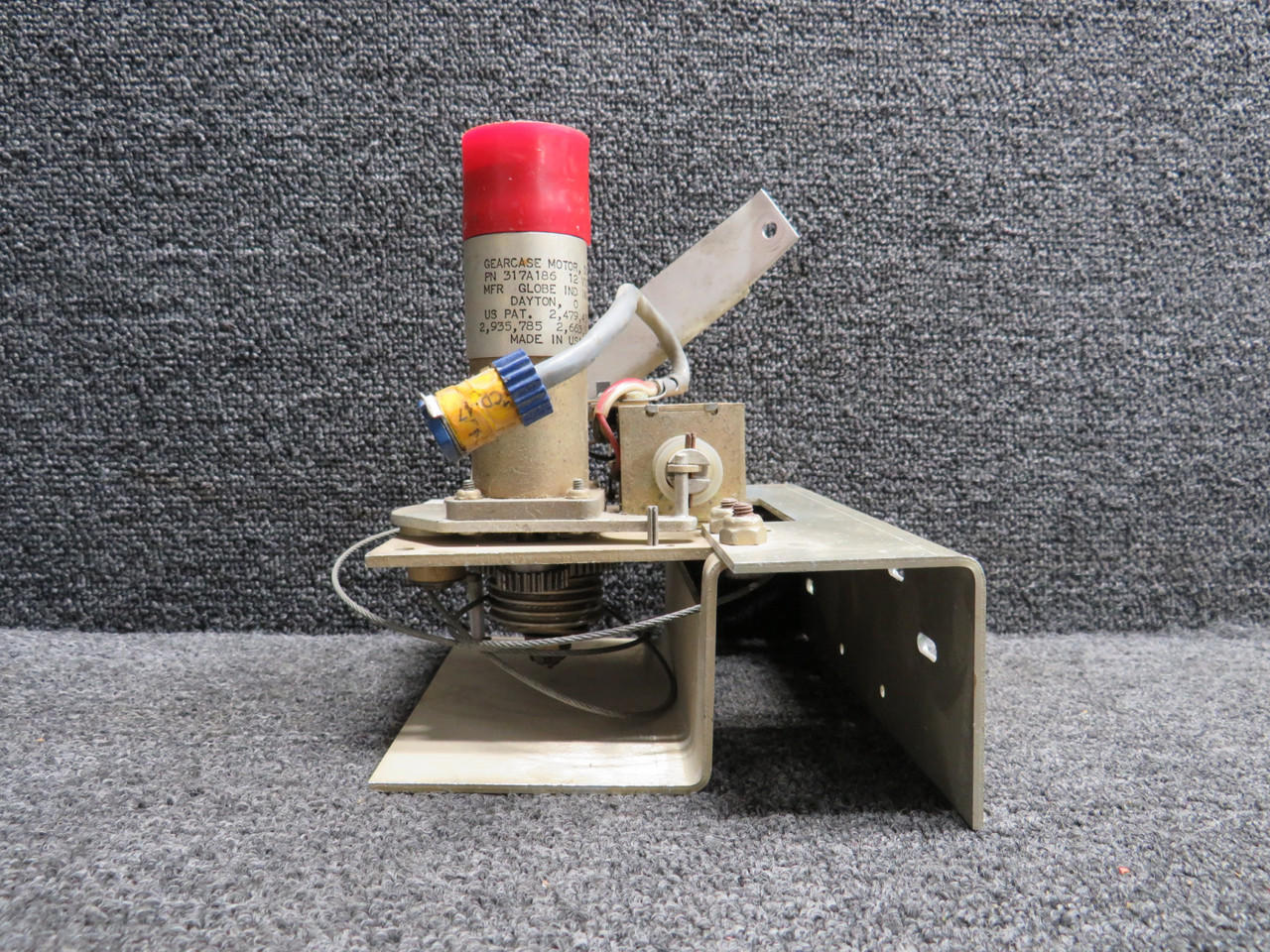 317A186 Globe Industries 12 Volt Gearcase Motor With Servo and Mount ...