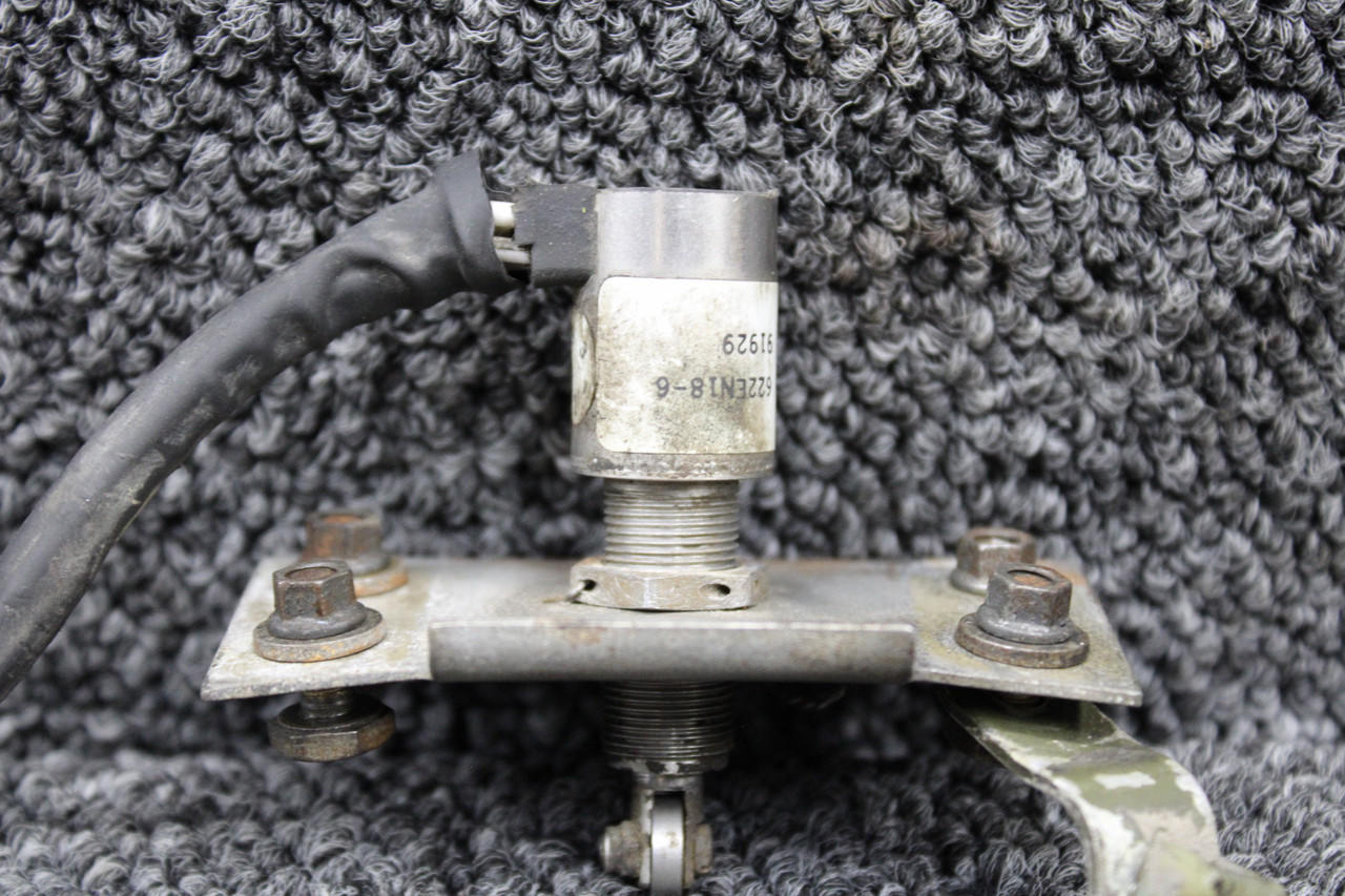 622EN18-6, 6241108-9 Cessna 650 Micro Switch Squat Switch Comes with ...