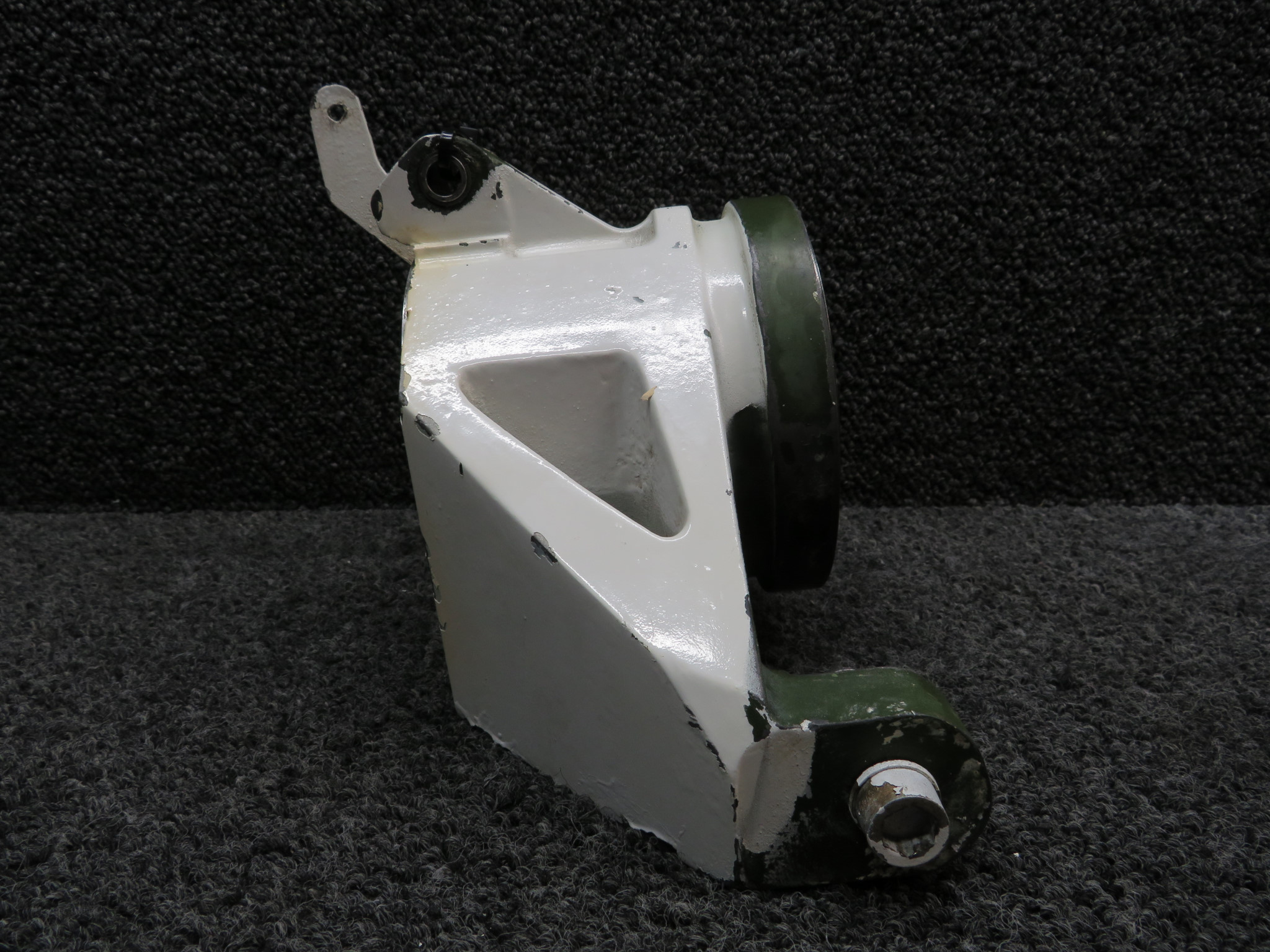 169-820016-15 (Use PN: 169-820000-617) Beechcraft 24R Nose Gear Yoke