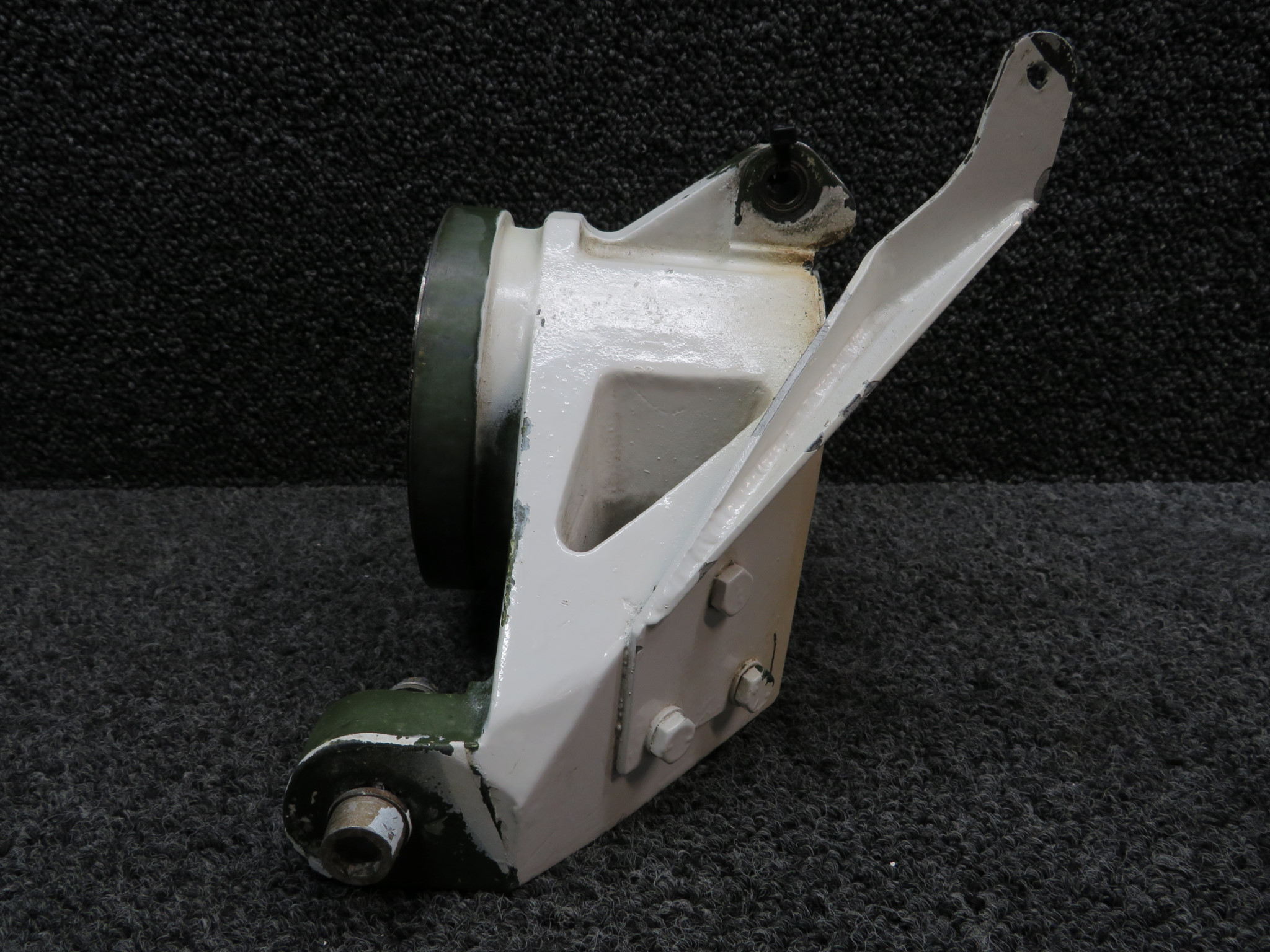 169-820016-15 (Use PN: 169-820000-617) Beechcraft 24R Nose Gear Yoke