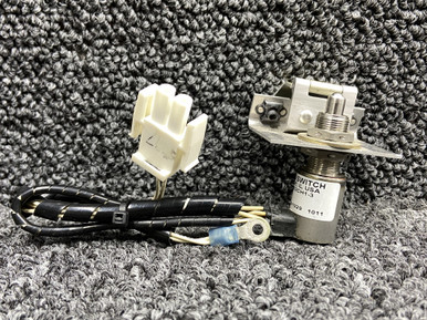91929 (Alt: 4602CH1-3) Piper PA46R-350T Cargo Door Microswitch with Bracket