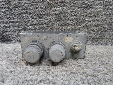 0712031-1 Cessna 172M Fuse Mounting Bracket Assembly (Worn) For Sale