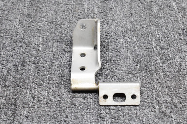 D60-5287-73-00-01 Diamond DA42-NG Aft LH Main Gear Door Hinge (Pitting)