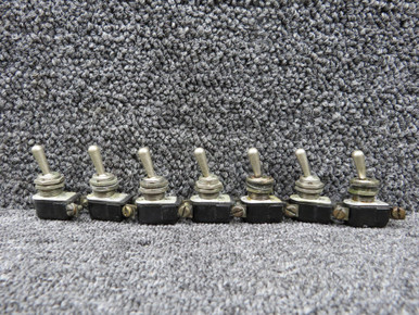 UND Lab Inc Set of 7 Toggle Switches