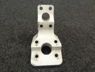 13284-001 Cirrus SR20 Main Gear Axle Fitting LH