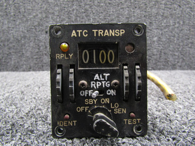 071-1014-00 King Radio KFS-570 Discolored ATC Transponder Control Box