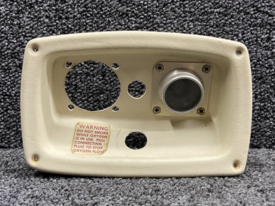 50-534567-4 Beechcraft Overhead Outlet Panel has Light