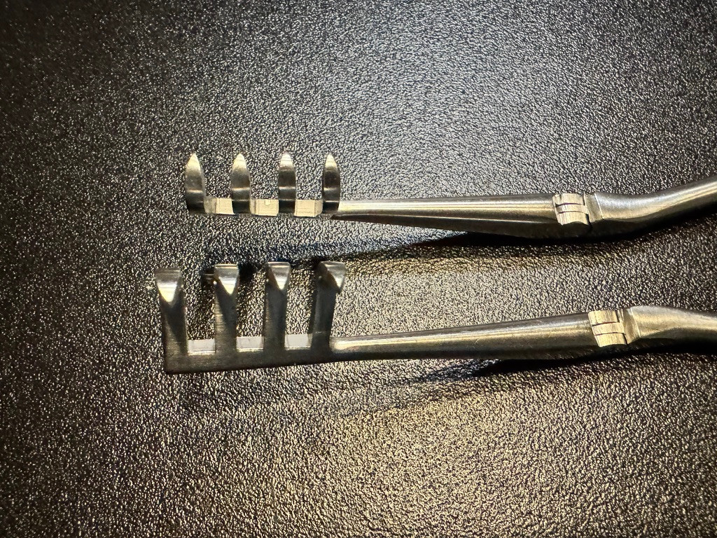 KMedic KM52-470 Beckman Retractor, Sharp, 12.25"