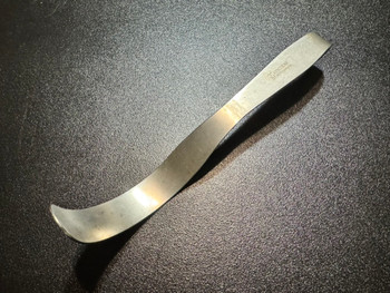 Aesculap BT601R Small Deaver Retractor, 22mm, 8.5"