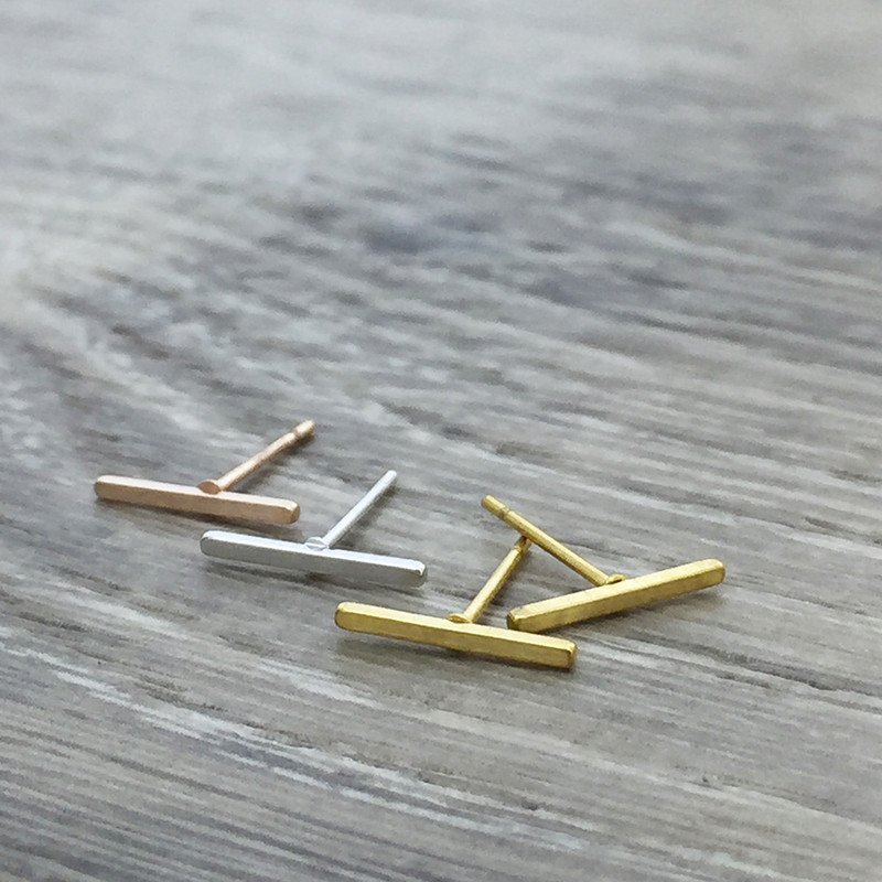 Bar earring - FAB Accessories Inc.