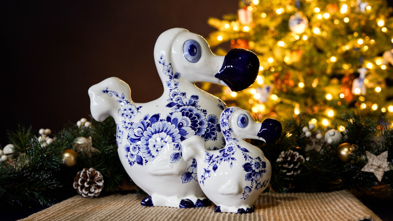 Go on an adventure with our Delft blue dodos!