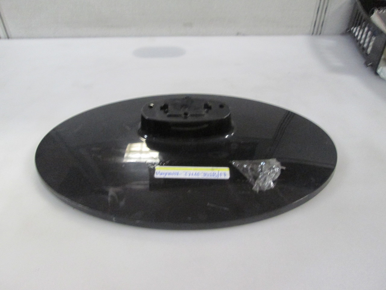 MAGNAVOX 37MF301B/F7 STAND/BASE (SCREWS INCLUDED) (20459)