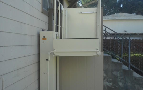 Mac's Vertical Home Lift PL-50 | Mobility Masters