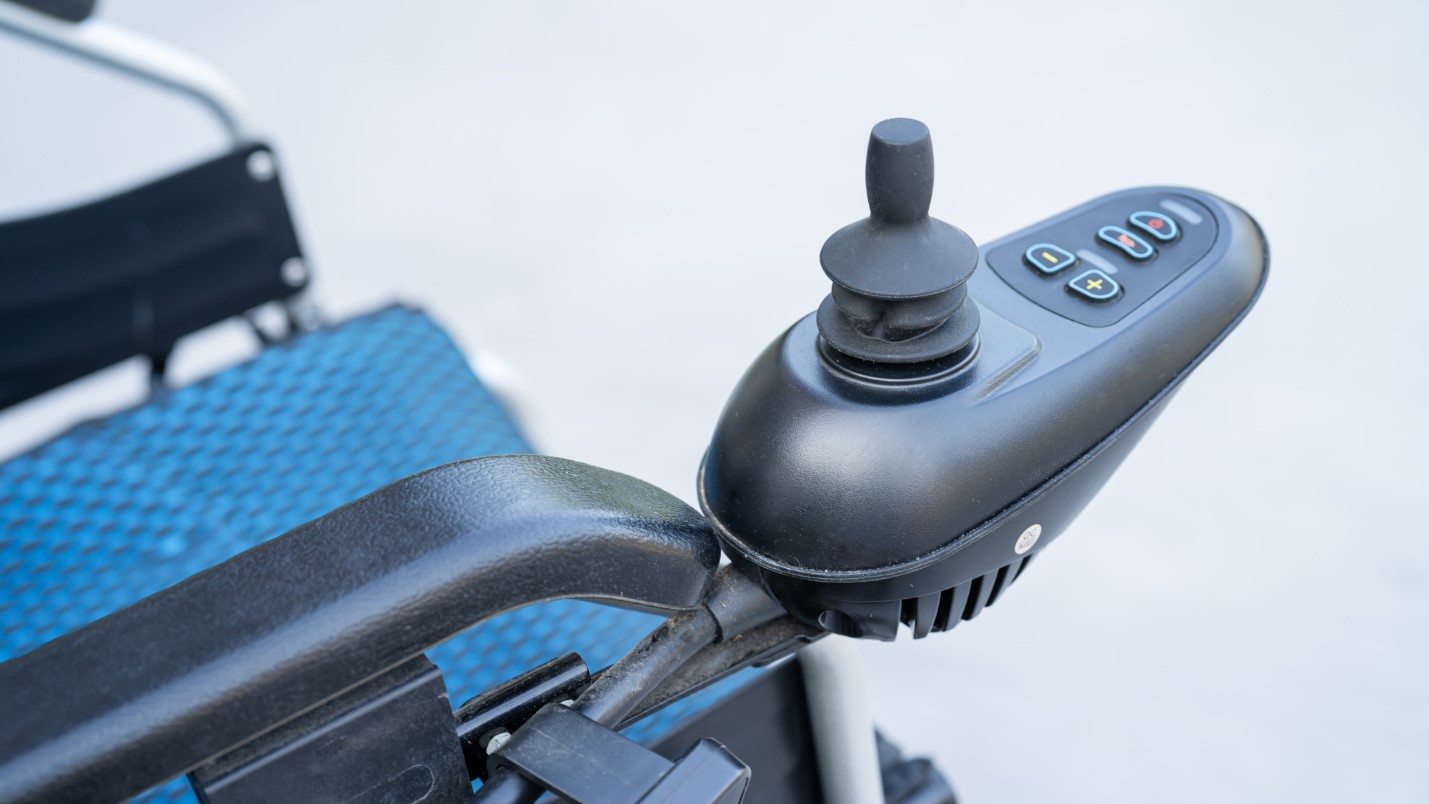 How to Operate a Power Chair Safely and Effectively - Mobility Masters