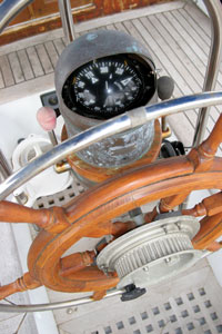 SELECTING A STEERING COMPASS - IE Boat Supplies