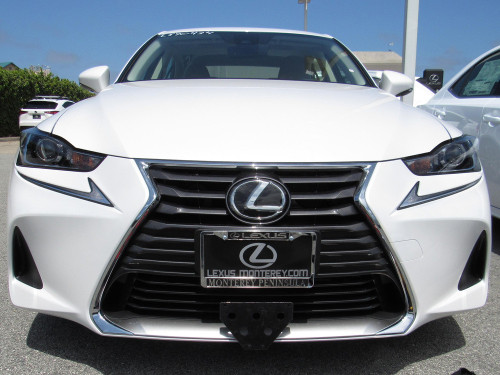 2019 Lexus IS300 NON F Sport - Quick Release Front License Plate Bracket