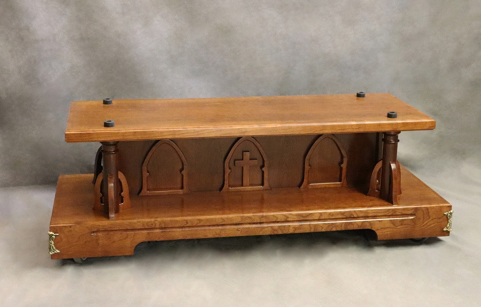 Cathedral Casket Bier