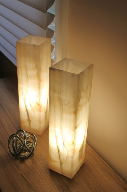 Onyx lamp with natural veins, layers, pattern