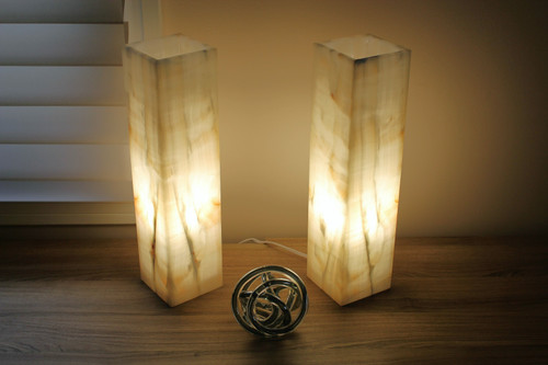 Onyx lamp with natural veins, layers, pattern