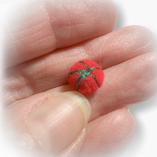 DFI-69401- Pin Cushion - Jeepers Dollhouse Miniatures