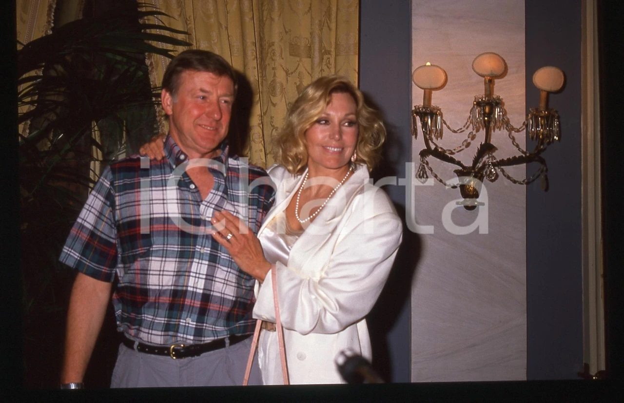 35mm vintage slide* 1985ca Kim NOVAK con il marito Robert MALLOY (2)