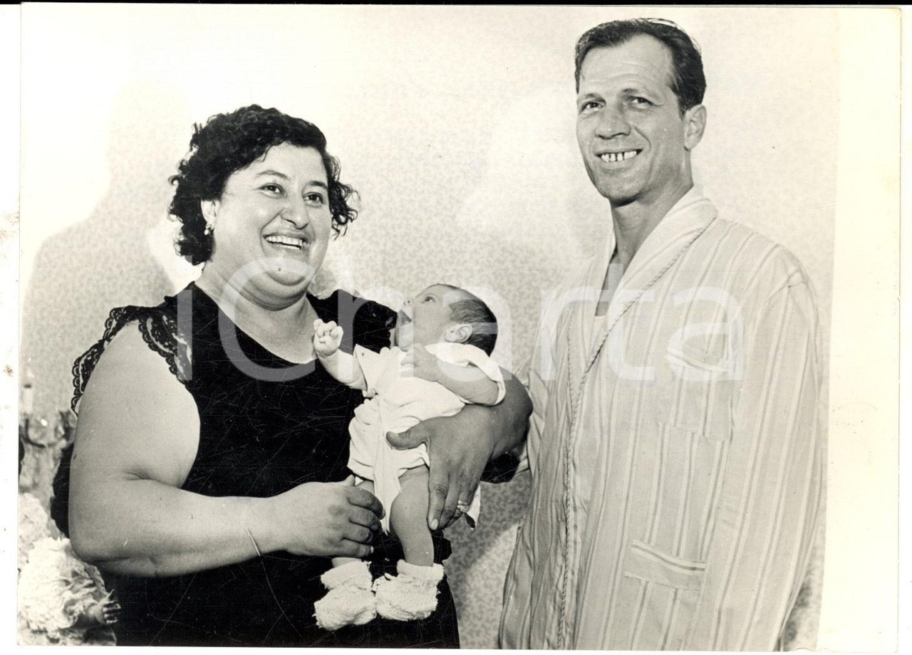1963 NAPOLI Anna e Carlo TOMMASELLI con il bambino