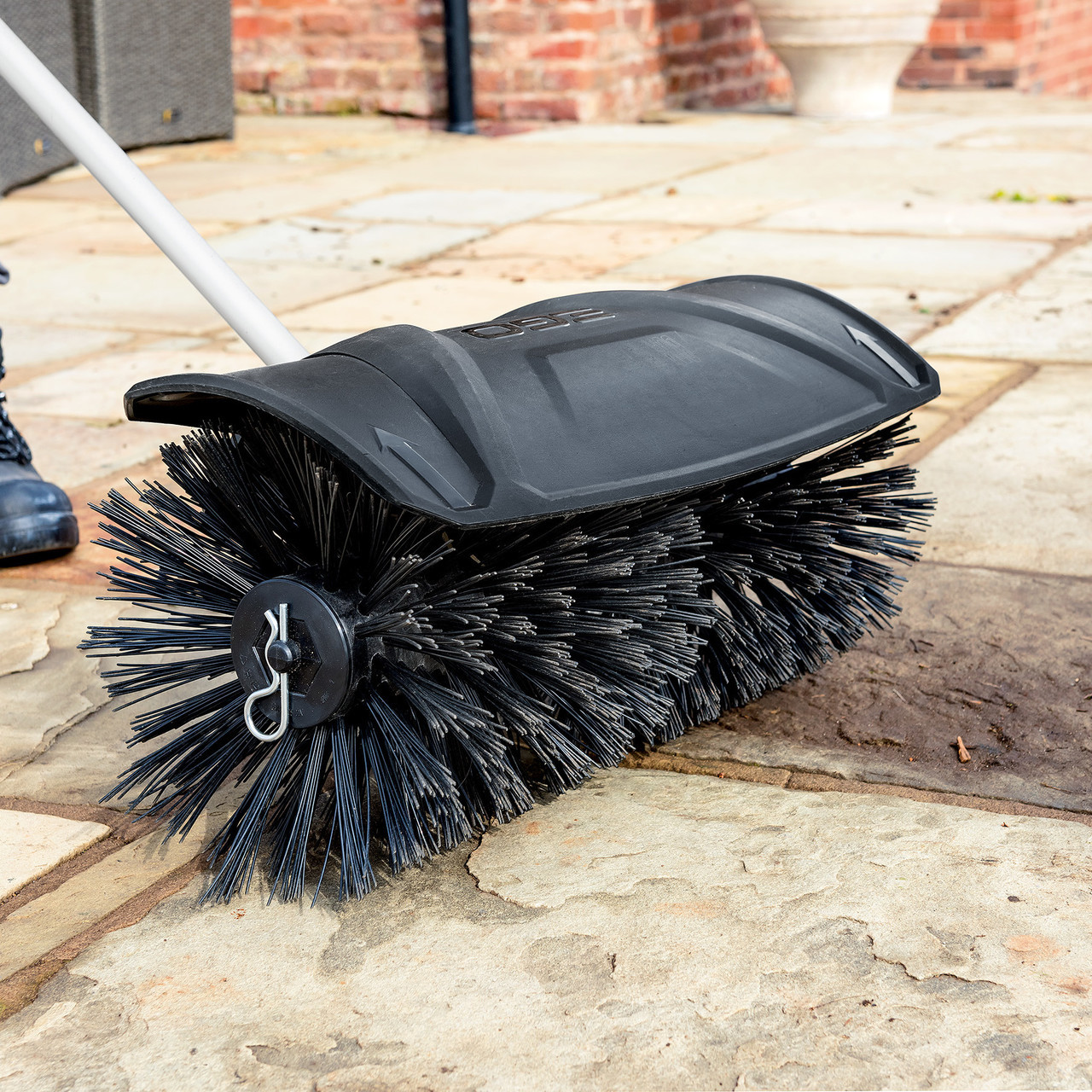 BBA2100 Multi-Tool Bristle Brush