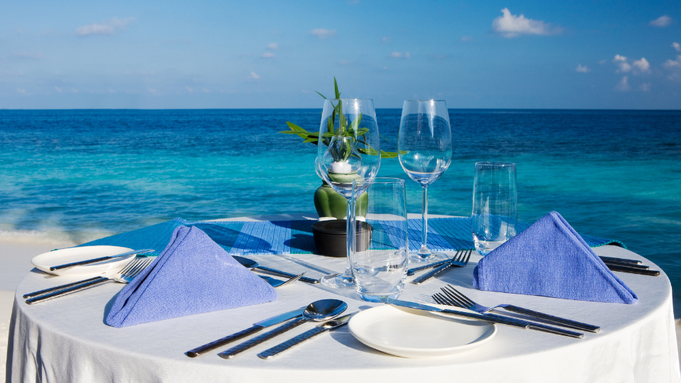 Beach-Inspired Table Setting Ideas That Can Transform Your Dining ...