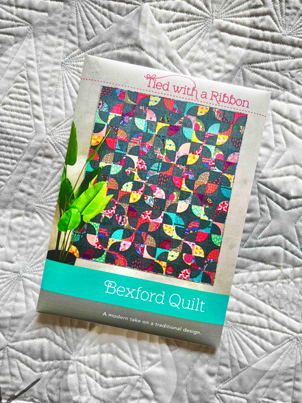 Bexford Quilt Paper Pattern - Tied with A Ribbon