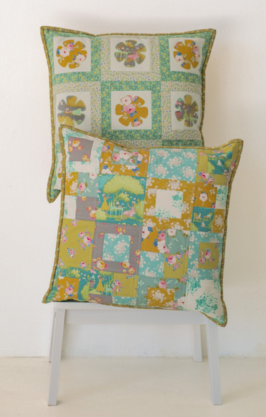 Blooms Pillow Set PDF Pattern