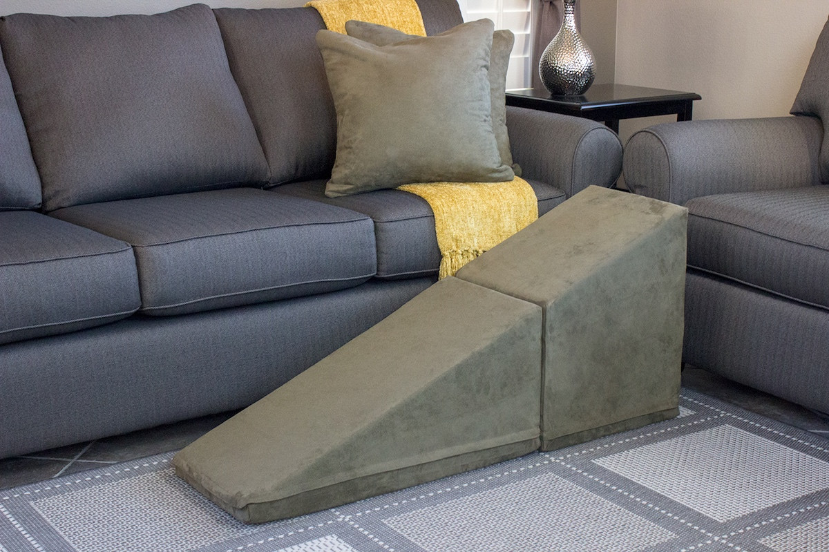 Royal Ramps Dog Ramp with Landing (21" Tall)