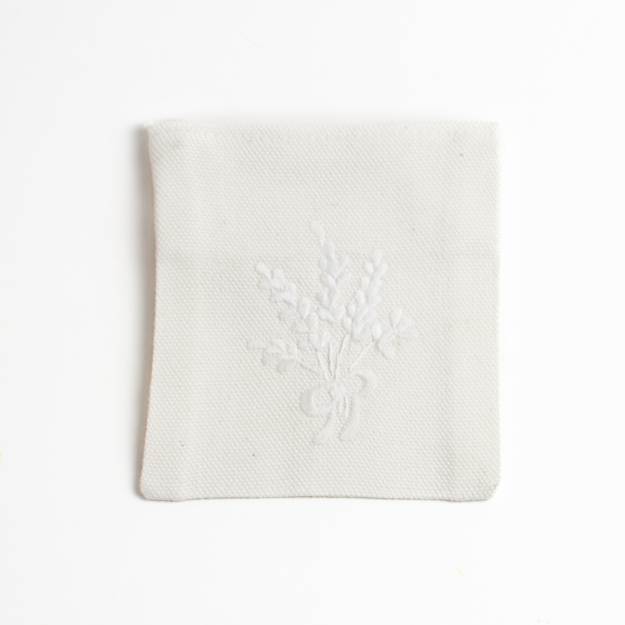 UNITY WHITE SACHET - 4 X 4" - Mills Floral Company