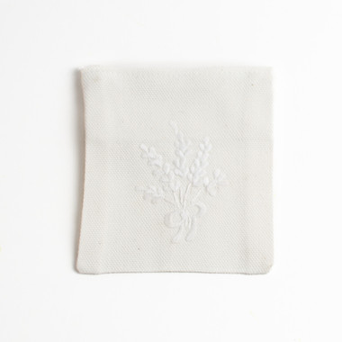 UNITY WHITE SACHET - 4 X 4" - Mills Floral Company