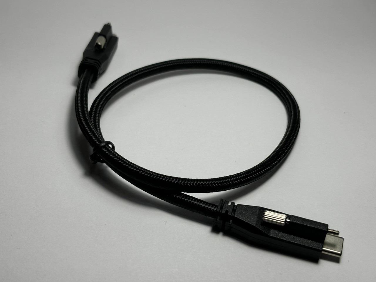 Locking USB-C to USB-C Cable